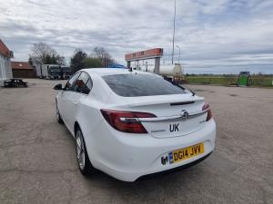 White Opel Insignia 2014 in Taurage, with an engine capacity of 2.00 L and mileage of 200 thousand km for 1950 €, photo 6 on AUTOMOTO.COM.LV