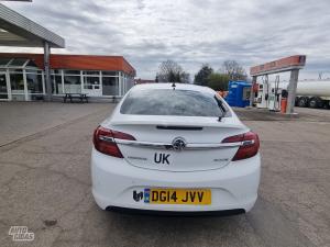 White Opel Insignia 2014 in Taurage, with an engine capacity of 2.00 L and mileage of 200 thousand km for 1950 €, photo 7 on AUTOMOTO.COM.LV