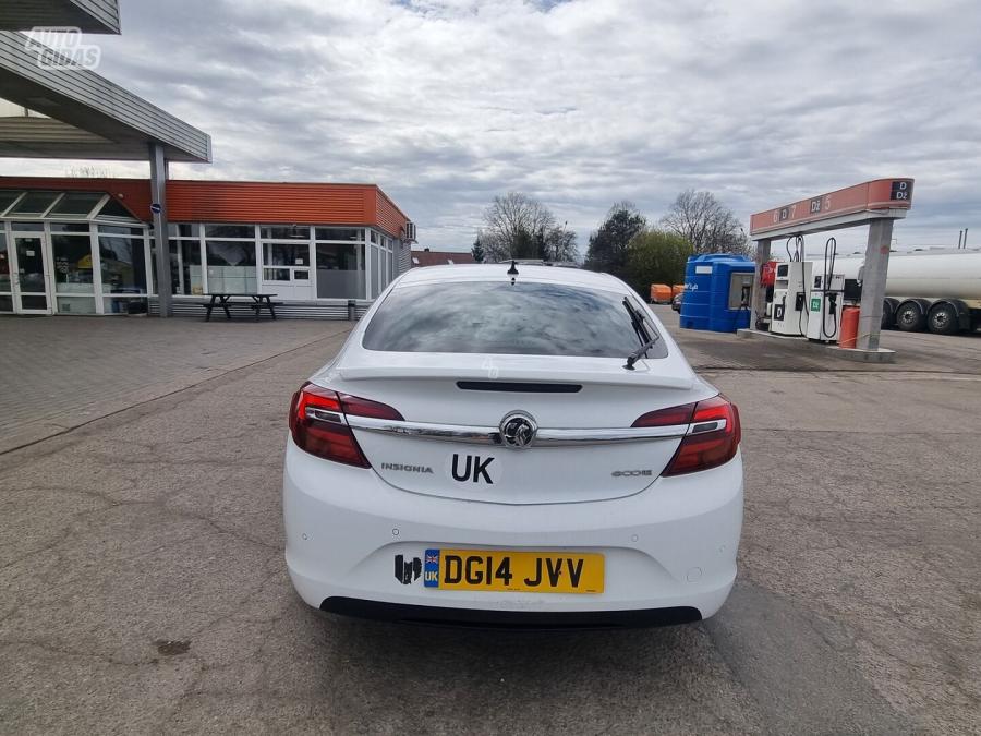 White Opel Insignia 2014 in Taurage, with an engine capacity of 2.00 L and mileage of 200 thousand km for 1950 €, photo 12 on AUTOMOTO.COM.LV