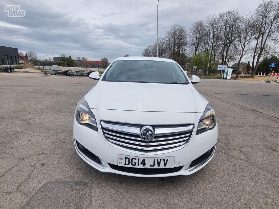 White Opel Insignia 2014 in Taurage, with an engine capacity of 2.00 L and mileage of 200 thousand km for 1950 €, photo 15 on AUTOMOTO.COM.LV