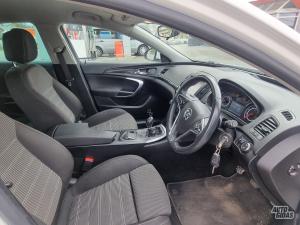 White Opel Insignia 2014 in Taurage, with an engine capacity of 2.00 L and mileage of 200 thousand km for 1950 €, photo 17 on AUTOMOTO.COM.LV