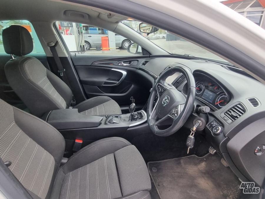White Opel Insignia 2014 in Taurage, with an engine capacity of 2.00 L and mileage of 200 thousand km for 1950 €, photo 17 on AUTOMOTO.COM.LV