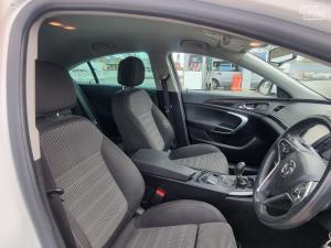 White Opel Insignia 2014 in Taurage, with an engine capacity of 2.00 L and mileage of 200 thousand km for 1950 €, photo 18 on AUTOMOTO.COM.LV