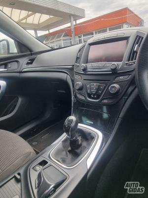 White Opel Insignia 2014 in Taurage, with an engine capacity of 2.00 L and mileage of 200 thousand km for 1950 €, photo 25 on AUTOMOTO.COM.LV