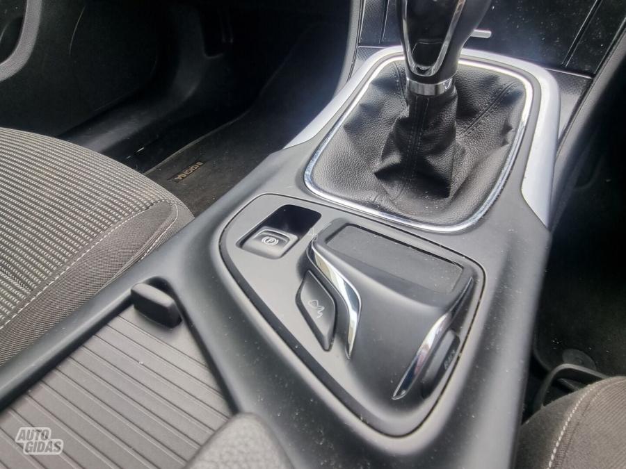 White Opel Insignia 2014 in Taurage, with an engine capacity of 2.00 L and mileage of 200 thousand km for 1950 €, photo 31 on AUTOMOTO.COM.LV