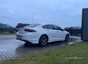 White Opel Insignia 2017 in Tallinn, with an engine capacity of 2.00 L and mileage of 151 thousand km for 17900 €, photo 5 on AUTOMOTO.COM.LV