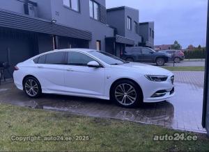 White Opel Insignia 2017 in Tallinn, with an engine capacity of 2.00 L and mileage of 151 thousand km for 17900 €, photo 6 on AUTOMOTO.COM.LV