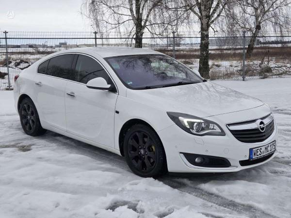 White Opel Insignia 2017 in Marijampole, with an engine capacity of 1.96 L and mileage of 206 thousand km for 6900 €, photo 5 on AUTOMOTO.COM.LV