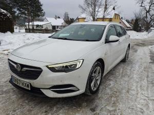 White Opel Insignia 2017 in Prienai, with an engine capacity of 1.60 L and mileage of 200 thousand km for 3250 €, photo  on AUTOMOTO.COM.LV