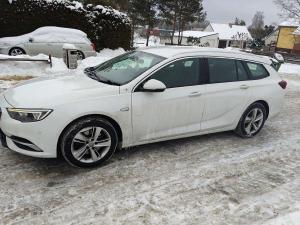White Opel Insignia 2017 in Prienai, with an engine capacity of 1.60 L and mileage of 200 thousand km for 3250 €, photo 5 on AUTOMOTO.COM.LV
