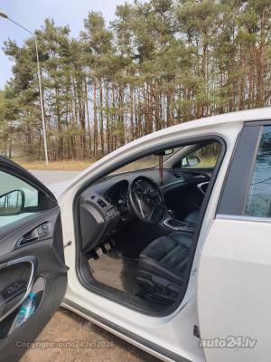 Balts Opel Insignia 2017 Tallina, ar dzinēja tilpumu 2.00 L un nobraukumu 267 tūkst. km par 7800 €, foto 10 vietnē AUTOMOTO.COM.LV
