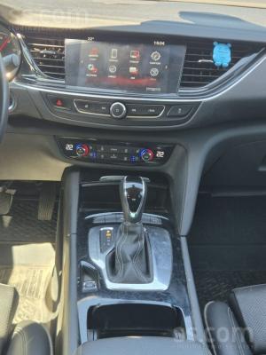 White Opel Insignia 2017 in Riga, with an engine capacity of 1.60 L and mileage of 209 thousand km for 8990 €, photo 12 on AUTOMOTO.COM.LV
