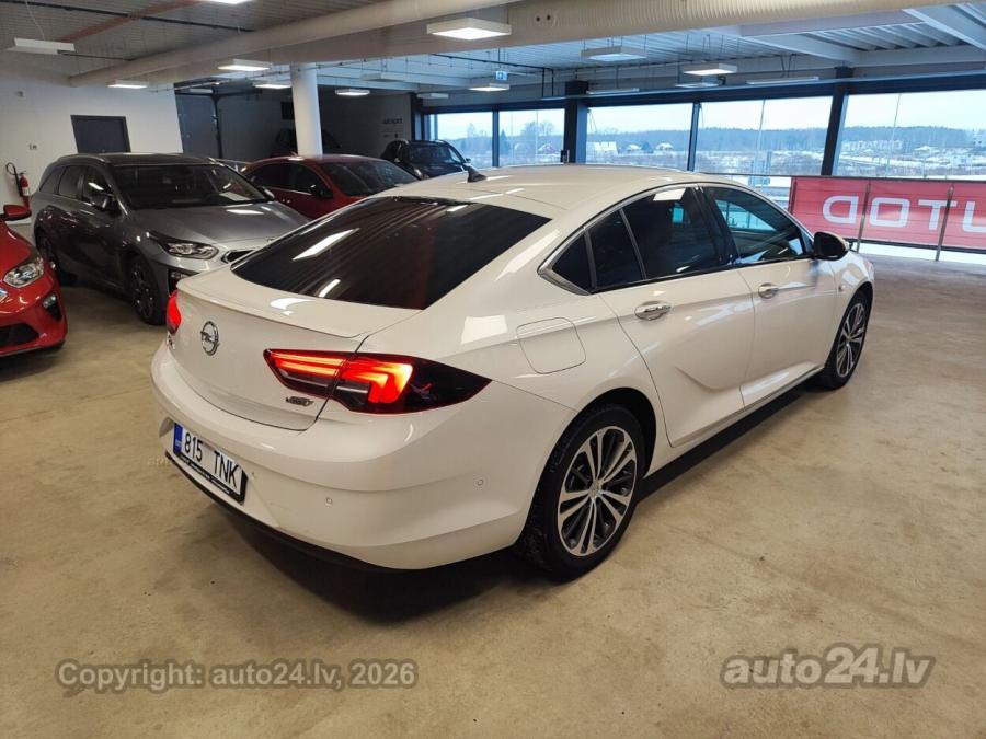 Balts Opel Insignia 2018 Tartu, ar dzinēja tilpumu 2.00 L un nobraukumu 137 tūkst. km par 12990 €, foto 4 vietnē AUTOMOTO.COM.LV