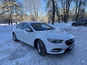 White Opel Insignia 2018 in Vilnius, with an engine capacity of 1.49 L and mileage of 67 thousand km for 14500 €, photo  on AUTOMOTO.COM.LV