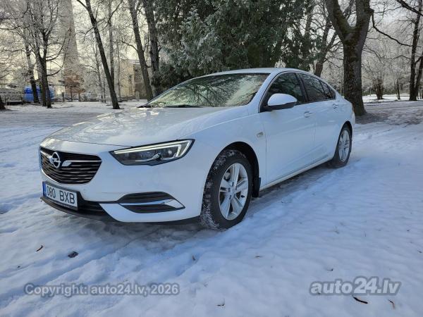 White Opel Insignia 2018 in Parnu, with an engine capacity of 1.50 L and mileage of 112 thousand km for 11500 €, photo 1 on AUTOMOTO.COM.LV