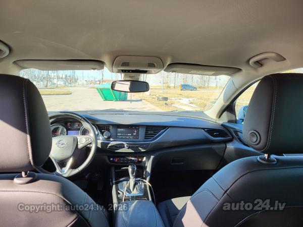 White Opel Insignia 2018 in Parnu, with an engine capacity of 1.50 L and mileage of 112 thousand km for 11500 €, photo 8 on AUTOMOTO.COM.LV