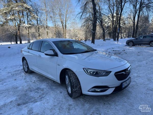 White Opel Insignia 2018 in Vilnius, with an engine capacity of 1.50 L and mileage of 67 thousand km for 13900 €, photo 1 on AUTOMOTO.COM.LV