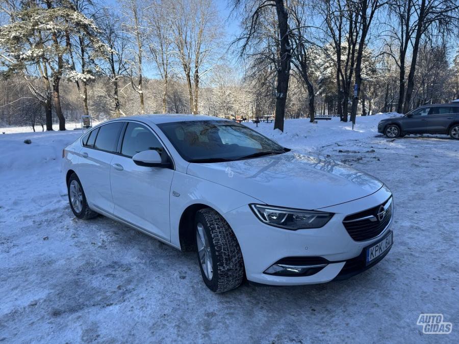 White Opel Insignia 2018 in Vilnius, with an engine capacity of 1.50 L and mileage of 67 thousand km for 13900 €, photo 1 on AUTOMOTO.COM.LV