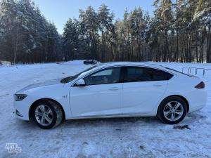 White Opel Insignia 2018 in Vilnius, with an engine capacity of 1.50 L and mileage of 67 thousand km for 13900 €, photo 4 on AUTOMOTO.COM.LV