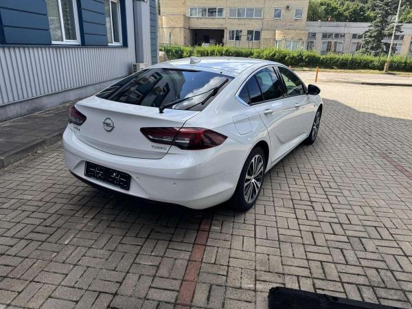 Balts Opel Insignia 2018 Viļņa, ar dzinēja tilpumu 1.49 L un nobraukumu 103 tūkst. km par 12500 €, foto 4 vietnē AUTOMOTO.COM.LV
