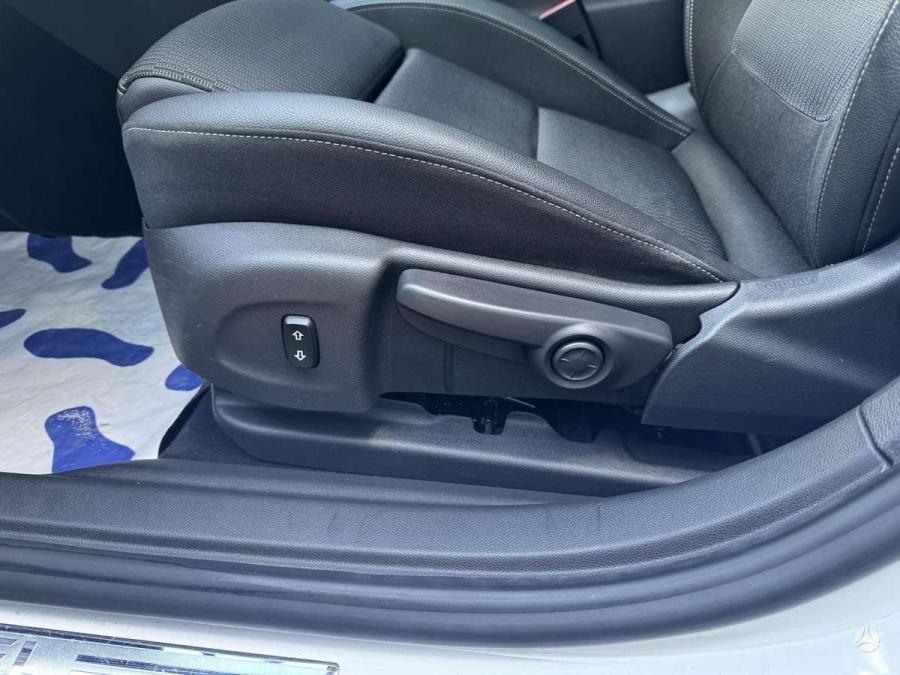 Balts Opel Insignia 2018 Viļņa, ar dzinēja tilpumu 1.49 L un nobraukumu 103 tūkst. km par 12500 €, foto 12 vietnē AUTOMOTO.COM.LV