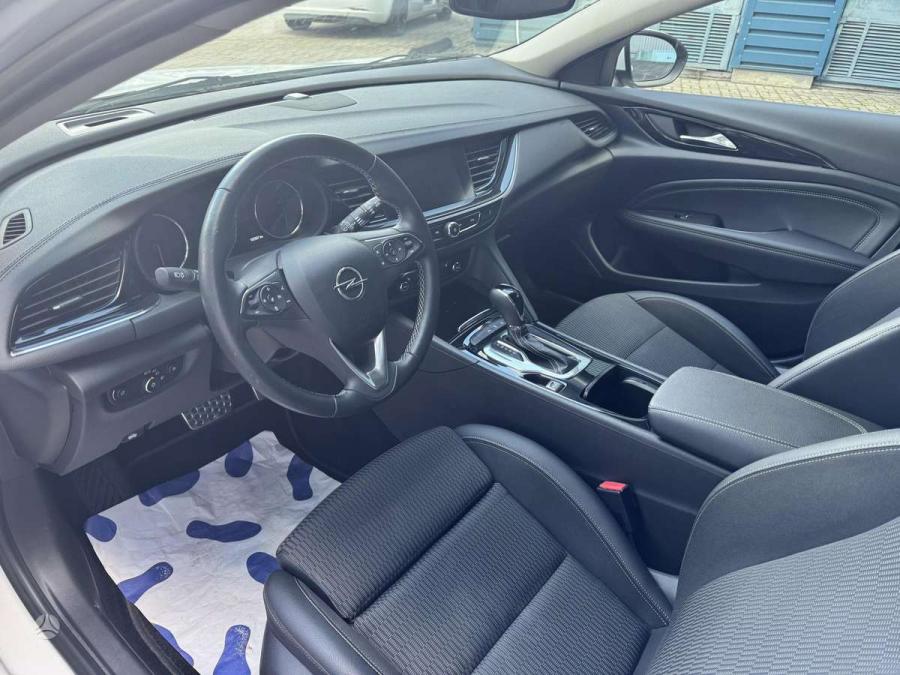 Balts Opel Insignia 2018 Viļņa, ar dzinēja tilpumu 1.49 L un nobraukumu 103 tūkst. km par 12500 €, foto 13 vietnē AUTOMOTO.COM.LV