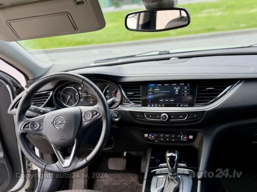 White Opel Insignia 2019 in Tallinn, with an engine capacity of 1.50 L and mileage of 91 thousand km for 12900 €, photo 8 on AUTOMOTO.COM.LV