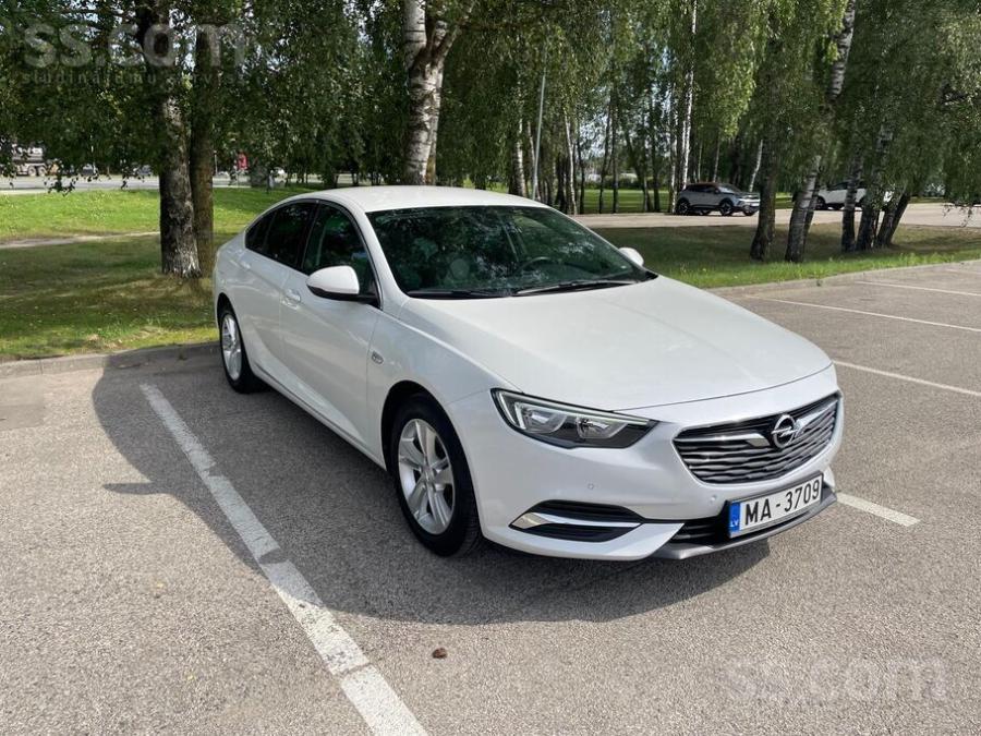 Белый Опель Инсигния 2019 в Рига, объемом двигателя 1.60 л и пробегом 108 тыс. км за 8890 €, фото 1 на AUTOMOTO.COM.LV