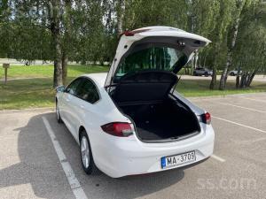 Белый Опель Инсигния 2019 в Рига, объемом двигателя 1.60 л и пробегом 108 тыс. км за 8890 €, фото 8 на AUTOMOTO.COM.LV
