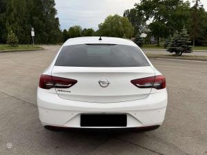 White Opel Insignia 2019 in Mazeikiai, with an engine capacity of 1.96 L and mileage of 300 thousand km for 7500 €, photo 4 on AUTOMOTO.COM.LV