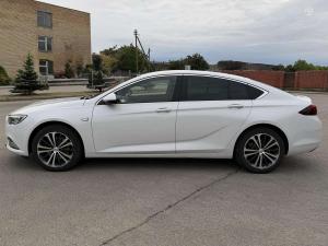 White Opel Insignia 2019 in Mazeikiai, with an engine capacity of 1.96 L and mileage of 300 thousand km for 7500 €, photo 6 on AUTOMOTO.COM.LV