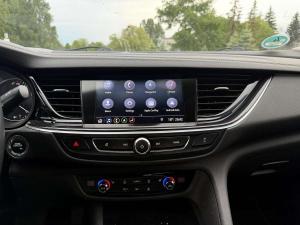 White Opel Insignia 2019 in Mazeikiai, with an engine capacity of 1.96 L and mileage of 300 thousand km for 7500 €, photo 14 on AUTOMOTO.COM.LV