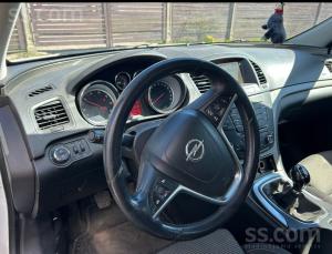 Balts Opel Insignia 2012 Liepāja, ar dzinēja tilpumu 2.00 L un nobraukumu 330 tūkst. km par 2900 €, foto 4 vietnē AUTOMOTO.COM.LV