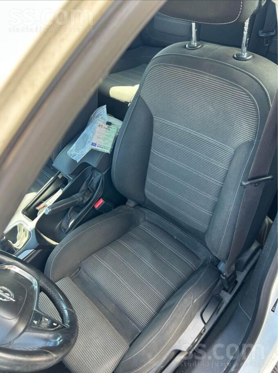 Balts Opel Insignia 2012 Liepāja, ar dzinēja tilpumu 2.00 L un nobraukumu 330 tūkst. km par 2900 €, foto 5 vietnē AUTOMOTO.COM.LV