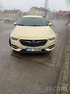 White Opel Insignia 2019 in Valmiera, with an engine capacity of 1.60 L and mileage of 136 thousand km for 8500 €, photo  on AUTOMOTO.COM.LV