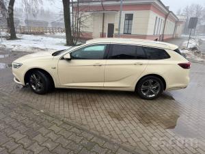 White Opel Insignia 2019 in Valmiera, with an engine capacity of 1.60 L and mileage of 136 thousand km for 8500 €, photo  on AUTOMOTO.COM.LV