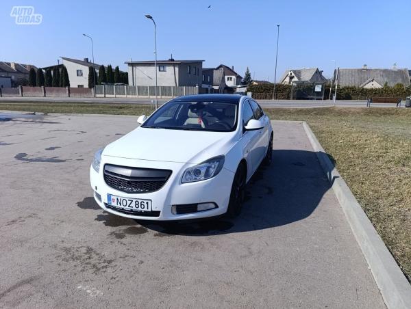Balts Opel Insignia 2009 Kauņa, ar dzinēja tilpumu 2.00 L un nobraukumu 235 tūkst. km par 1400 €, foto 1 vietnē AUTOMOTO.COM.LV