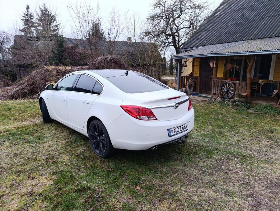 Balts Opel Insignia 2009 Kauņa, ar dzinēja tilpumu 2.00 L un nobraukumu 235 tūkst. km par 1400 €, foto 6 vietnē AUTOMOTO.COM.LV
