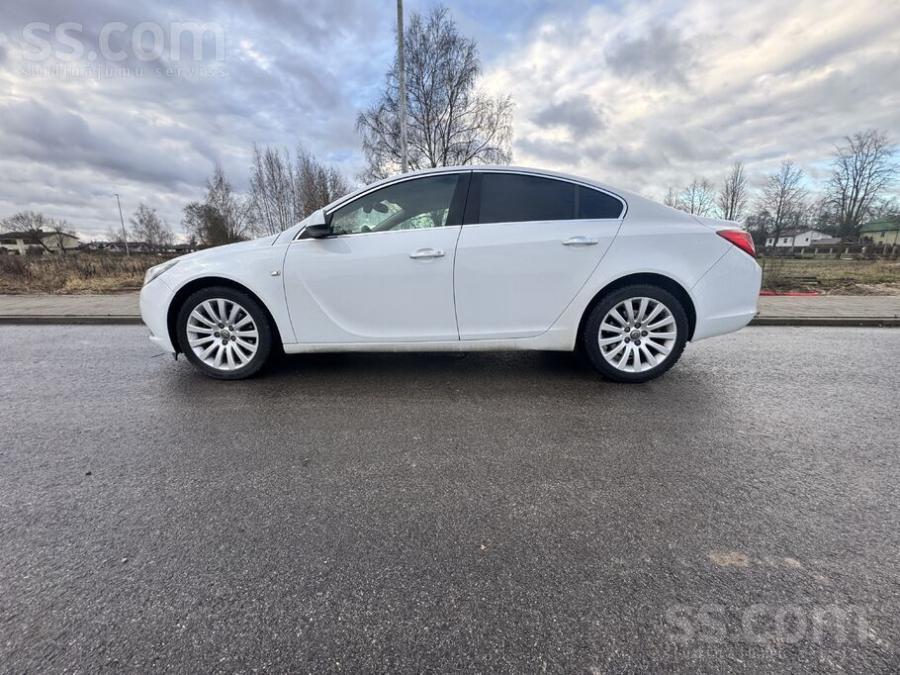 Balts Opel Insignia 2011 Jelgava, ar dzinēja tilpumu 2.90 L un nobraukumu 207 tūkst. km par 4200 €, foto 4 vietnē AUTOMOTO.COM.LV