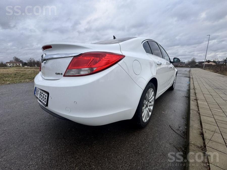 Balts Opel Insignia 2011 Jelgava, ar dzinēja tilpumu 2.90 L un nobraukumu 207 tūkst. km par 4200 €, foto 5 vietnē AUTOMOTO.COM.LV
