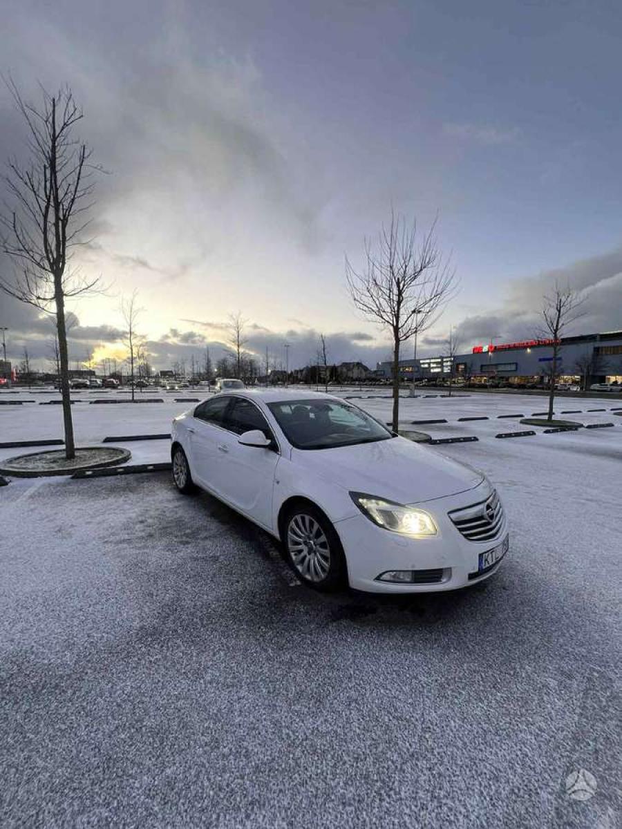 Balts Opel Insignia 2011 Klaipėda, ar dzinēja tilpumu 1.96 L un nobraukumu 307 tūkst. km par 3250 €, foto 1 vietnē AUTOMOTO.COM.LV