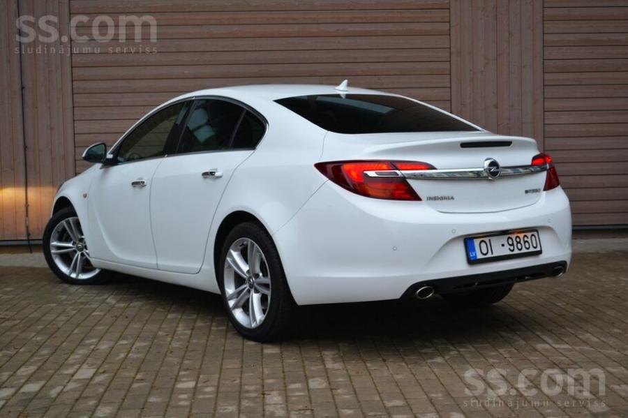White Opel Insignia 2014 in Jelgava, with an engine capacity of 2.00 L and mileage of 0 thousand km for 6690 €, photo 4 on AUTOMOTO.COM.LV
