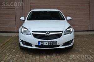White Opel Insignia 2014 in Jelgava, with an engine capacity of 2.00 L and mileage of 0 thousand km for 6690 €, photo 5 on AUTOMOTO.COM.LV
