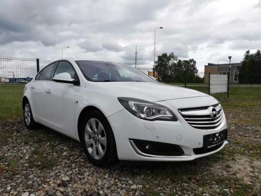 Balts Opel Insignia 2014 Saldus, ar dzinēja tilpumu 2.00 L un nobraukumu 198 tūkst. km par 6500 €, foto 4 vietnē AUTOMOTO.COM.LV