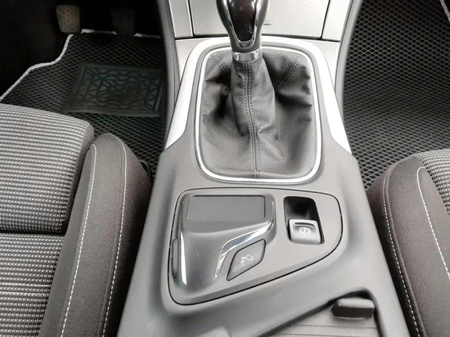 Balts Opel Insignia 2014 Saldus, ar dzinēja tilpumu 2.00 L un nobraukumu 198 tūkst. km par 6500 €, foto 12 vietnē AUTOMOTO.COM.LV