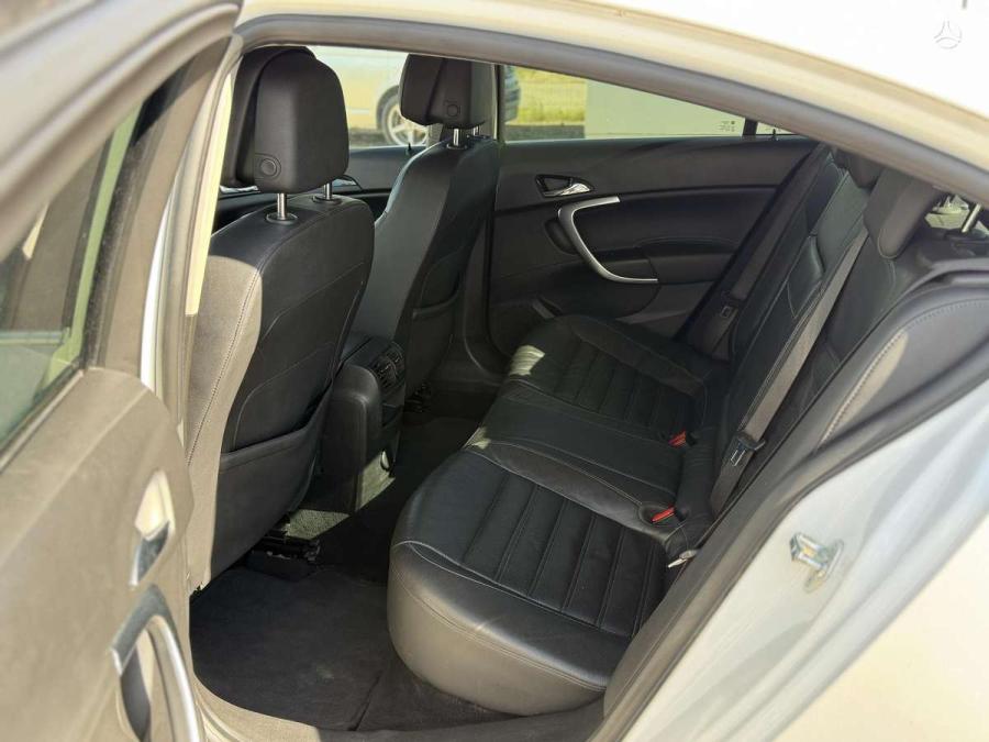 Balts Opel Insignia 2014 Šauļi, ar dzinēja tilpumu 1.96 L un nobraukumu 337 tūkst. km par 5300 €, foto 16 vietnē AUTOMOTO.COM.LV