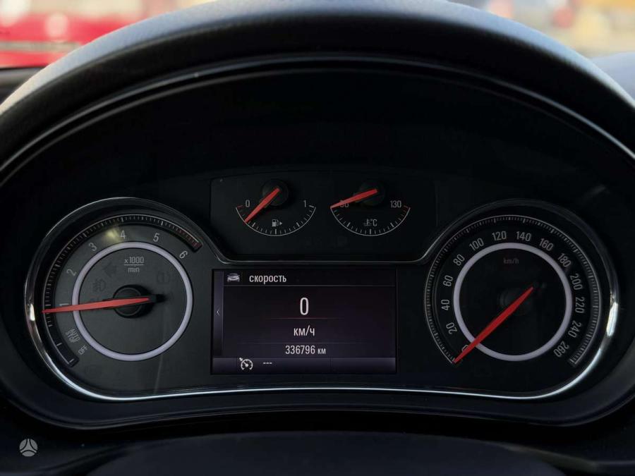 Balts Opel Insignia 2014 Šauļi, ar dzinēja tilpumu 1.96 L un nobraukumu 337 tūkst. km par 5300 €, foto 24 vietnē AUTOMOTO.COM.LV