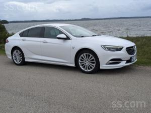 White Opel Insignia 2017 in Rezekne, with an engine capacity of 2.00 L and mileage of 245 thousand km for 13700 €, photo  on AUTOMOTO.COM.LV