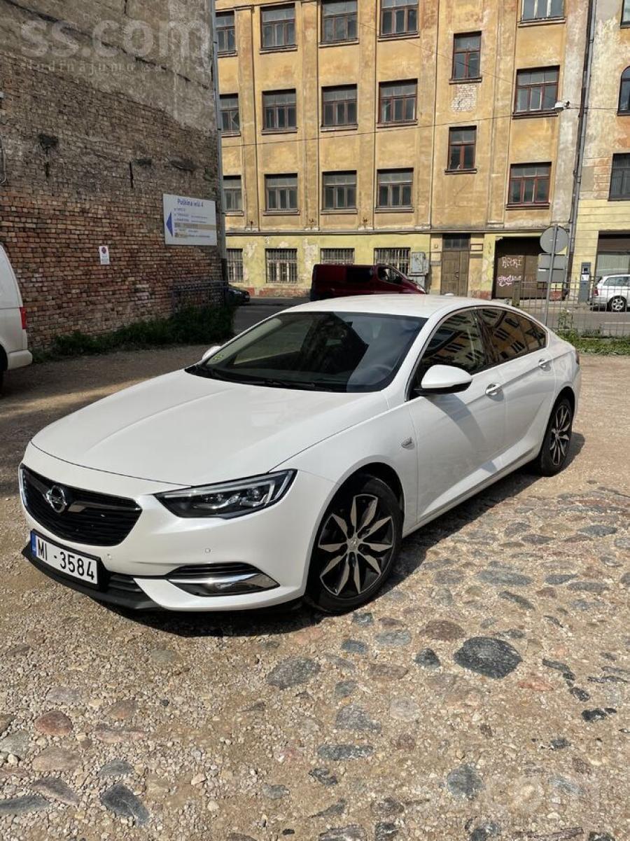 Balts Opel Insignia 2017 Rīga, ar dzinēja tilpumu 1.60 L un nobraukumu 200 tūkst. km par 8500 €, foto 1 vietnē AUTOMOTO.COM.LV