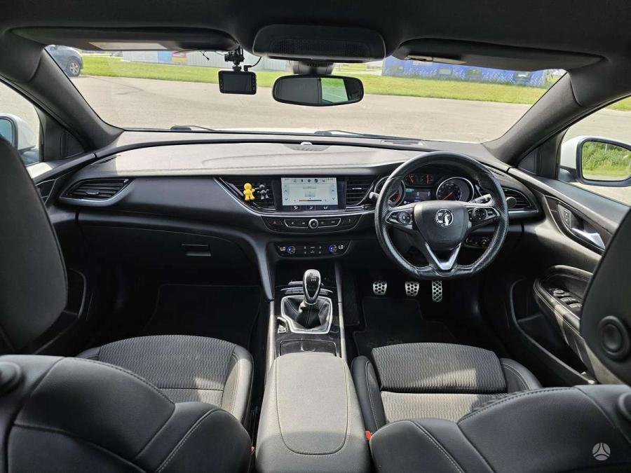 Balts Opel Insignia 2017 Šauļi, ar dzinēja tilpumu 2.00 L un nobraukumu 250 tūkst. km par 6200 €, foto 17 vietnē AUTOMOTO.COM.LV